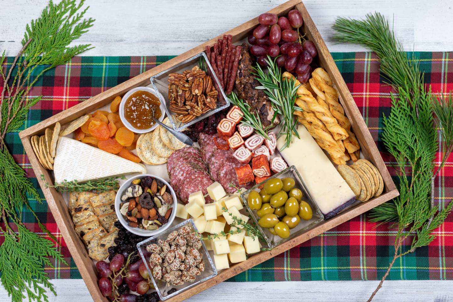Christmas Is Coming: How To Put Together A Great Charcuterie Board ...